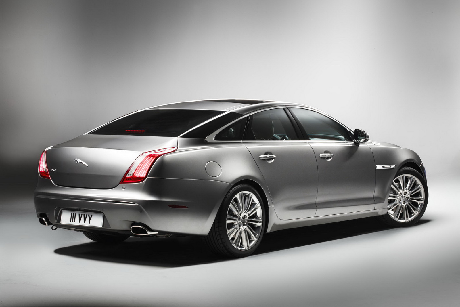 Jaguar XJ clocks 300 percent growth in sales in India since its launch ...