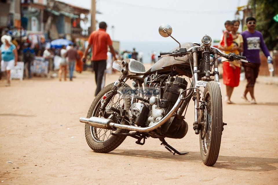Royal Enfield Thunderbird Modified Cafe Racer | Reviewmotors.co