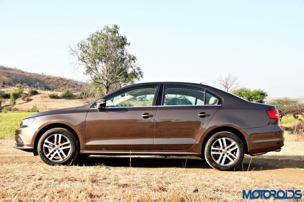 2015 Volkswagen Jetta facelift Review: Mid-size Mastery | Motoroids