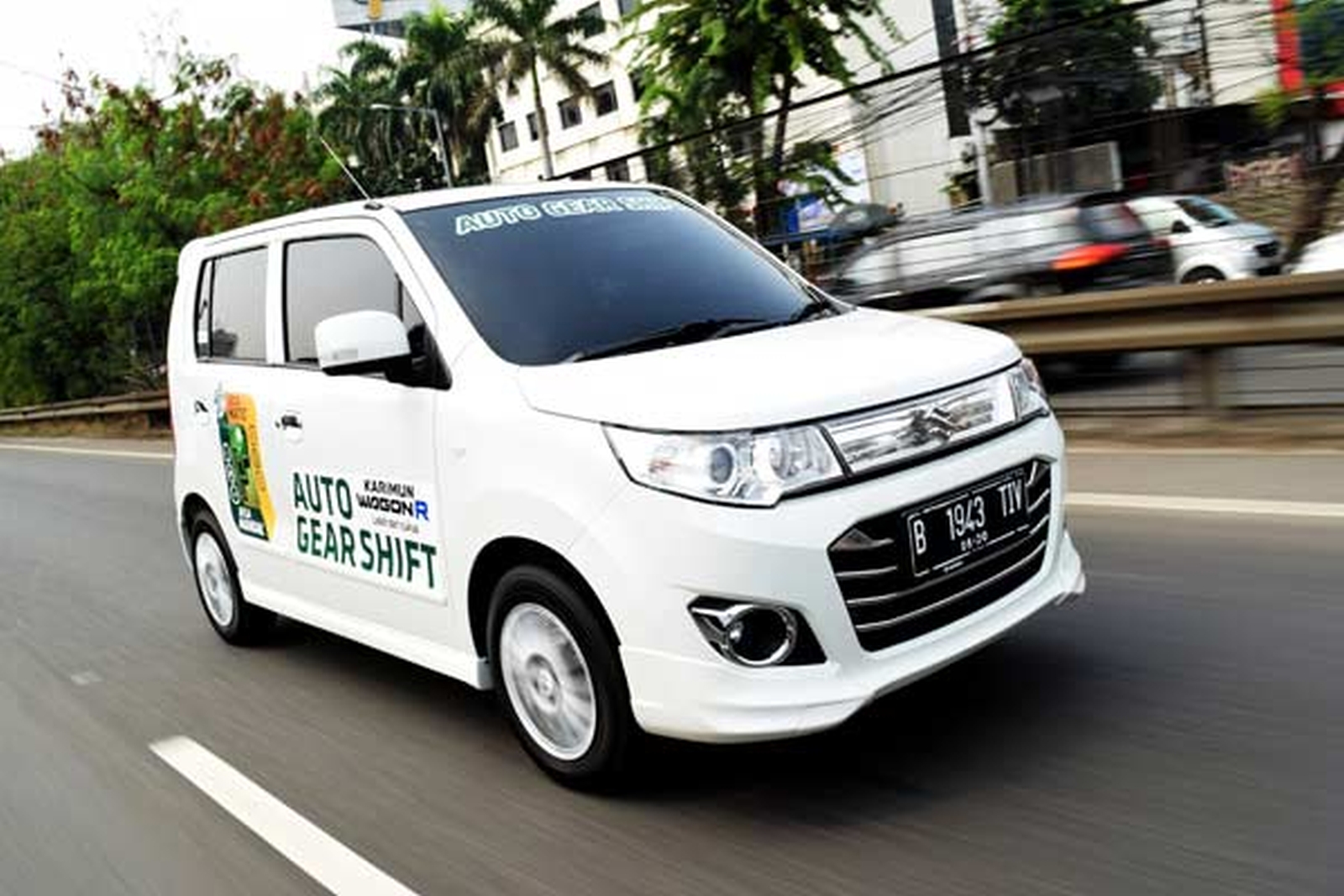 Maruti Suzuki Wagon R AMT spotted ahead of Diwali launch! | Motoroids