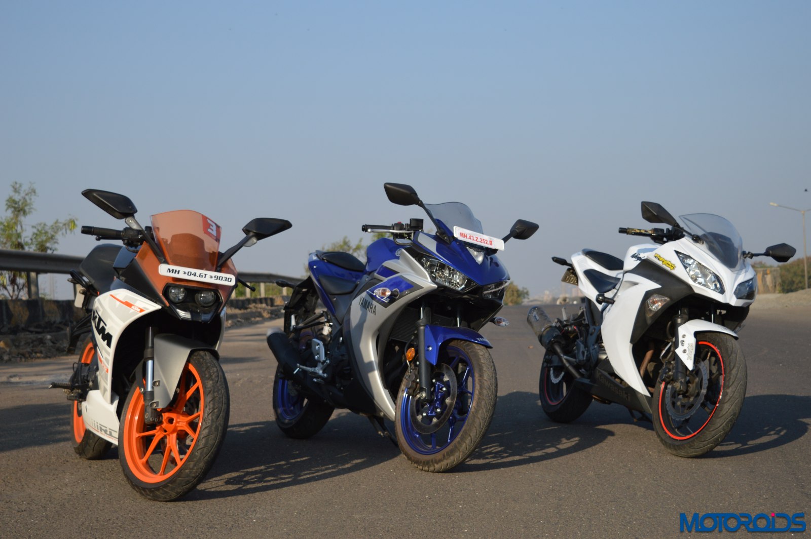 Yamaha R3 vs KTM RC 390 vs Kawasaki Ninja 300: Dirty Dancing | Motoroids