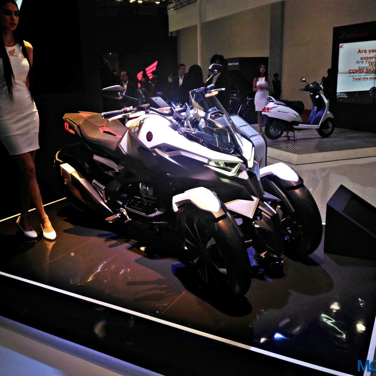 Auto Expo 2016: Honda Neowing concept trike visits India | Motoroids