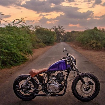 Modified Bajaj Pulsar 180 becomes ”The Phantom” | Motoroids