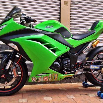 Check out this Ninja 300 with over 100 upgrades from MotoZone | Motoroids