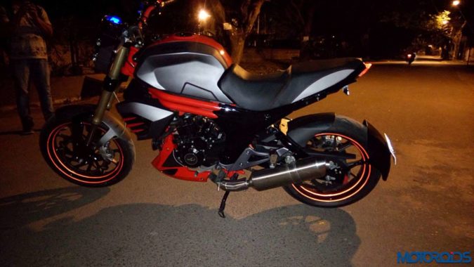 Bengaluru’s first modified Mahindra Mojo goes matte grey and red ...