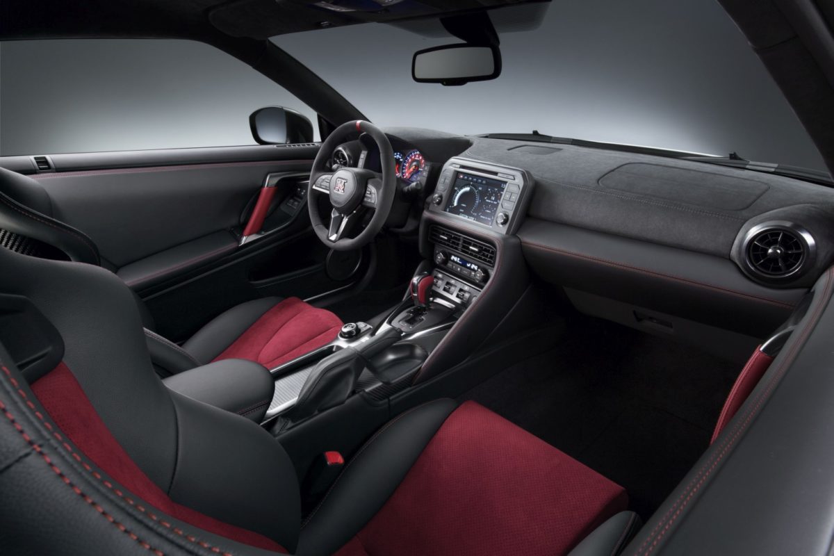 2017 Nissan GT-R NISMO unveiled : Official Details, Images and ...