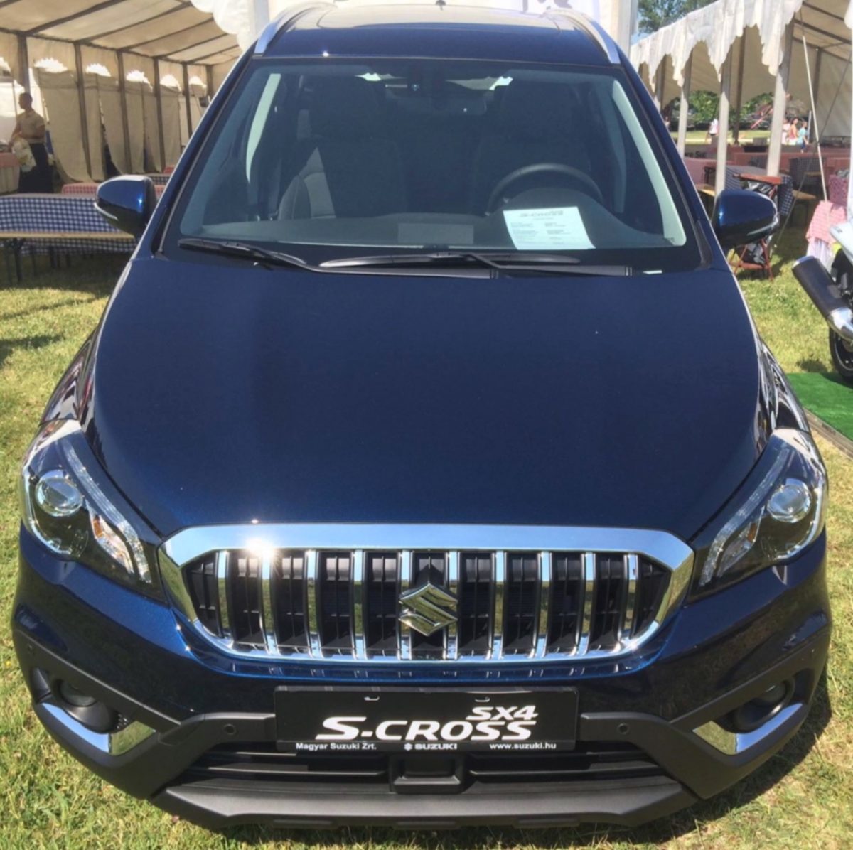 Here’s how the new (Maruti) Suzuki S-Cross looks in red | Motoroids
