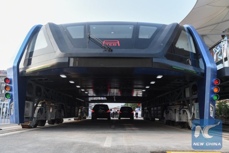 Transit Elevated Bus (TEB) begins testing in China, runs 6.5 feet above ...