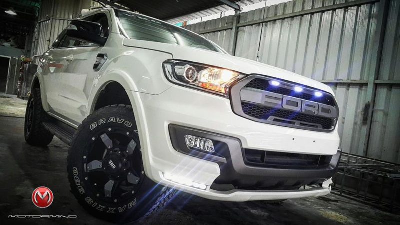 Customized Ford Endeavour From Bengaluru Looks White Hot! | Motoroids