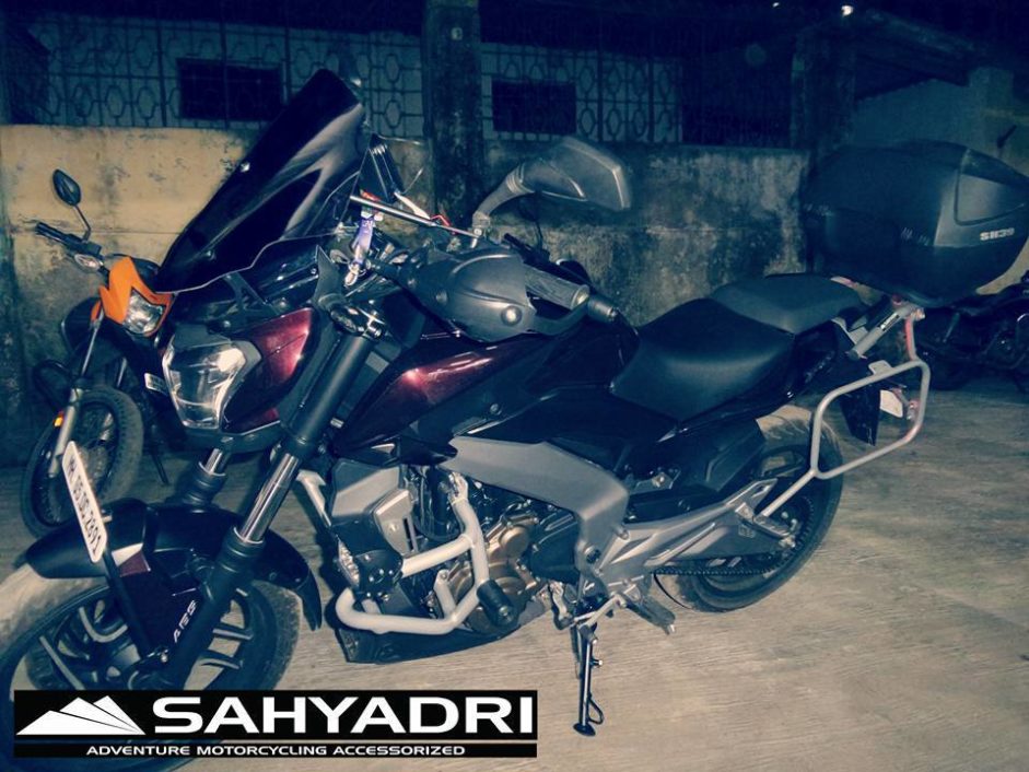 These Custom Made Bajaj Dominar 400 Accessories Bring Out The Tourer In ...
