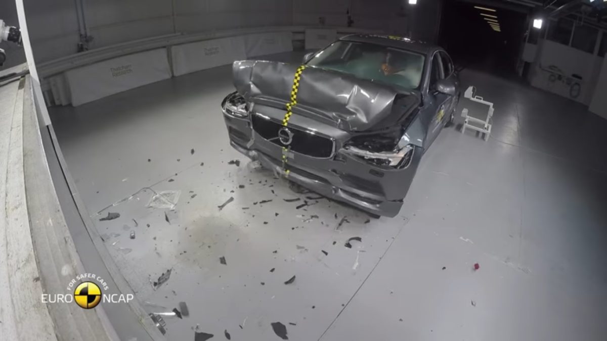 [VIDEO] Volvo S90 / V90 can survive an apocalypse, scores 5 stars in ...