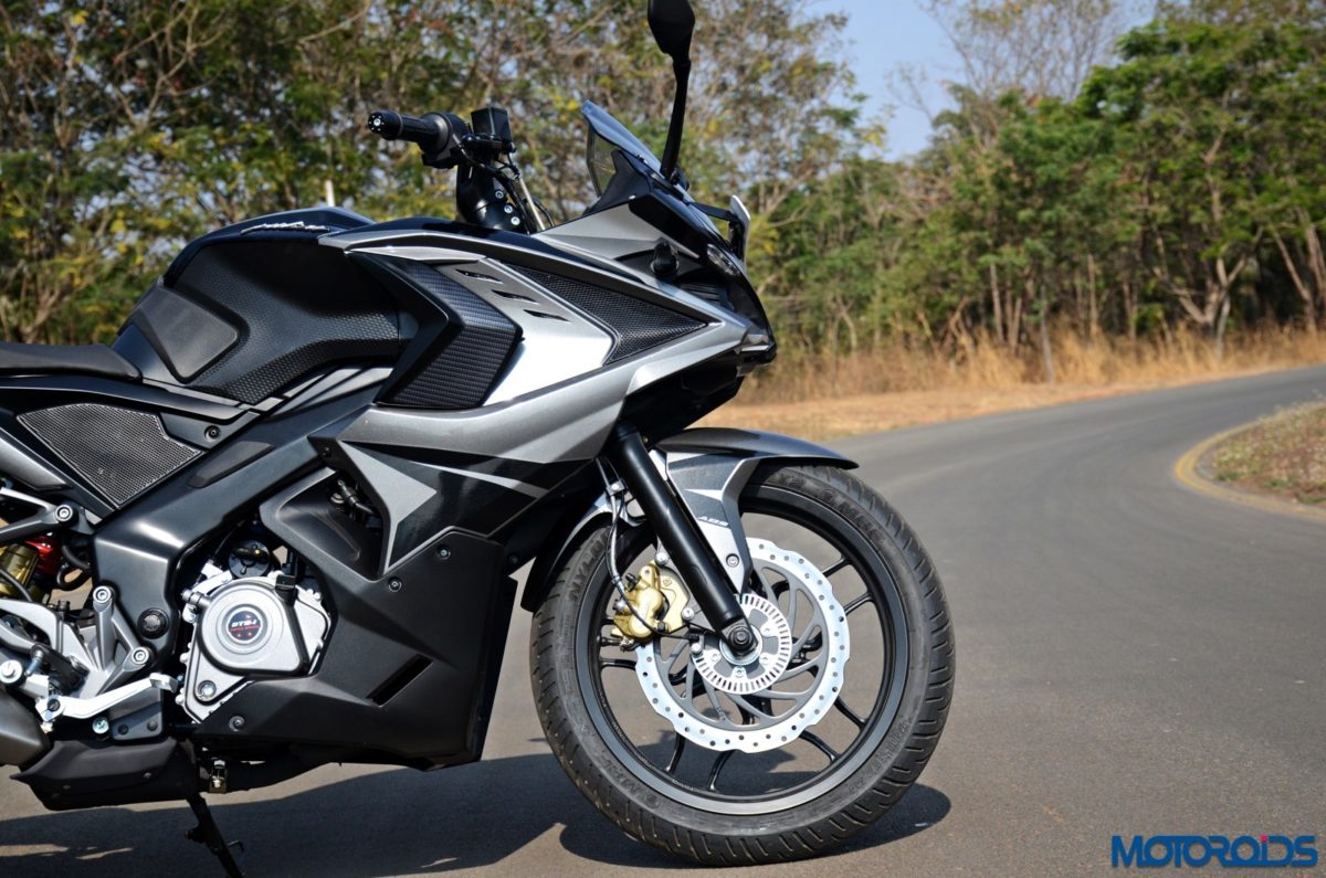 2017 Bajaj RS200 First Ride Review : List of Changes, Image Gallery and ...