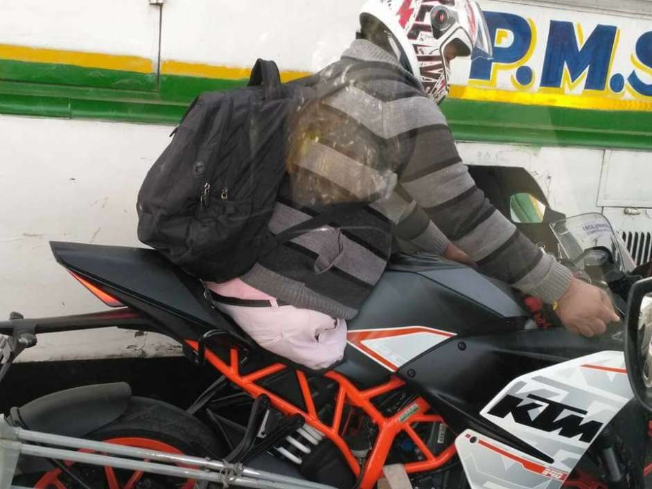 These Pics Of A Man With An Amputated Leg Riding His KTM Are Going ...