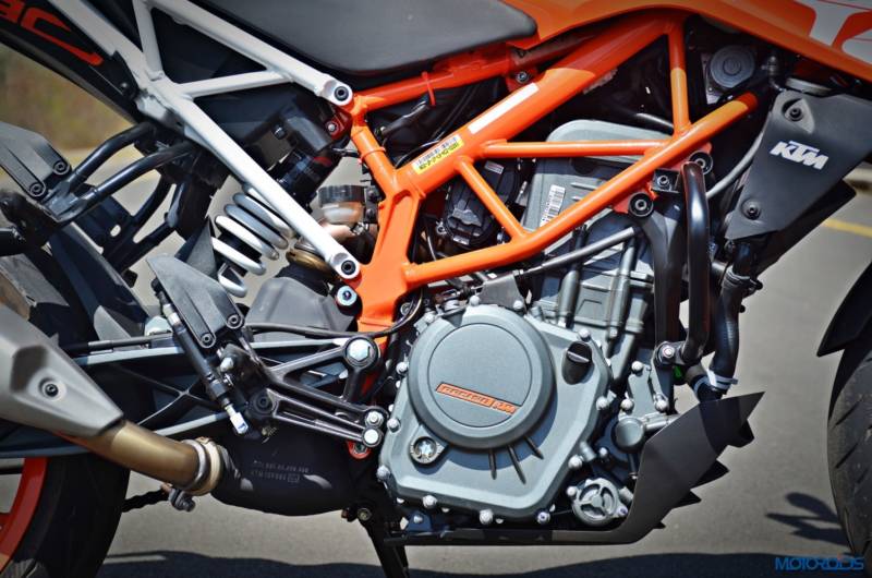 New 2017 KTM 390 Duke Review : Naked Belligerence | Motoroids