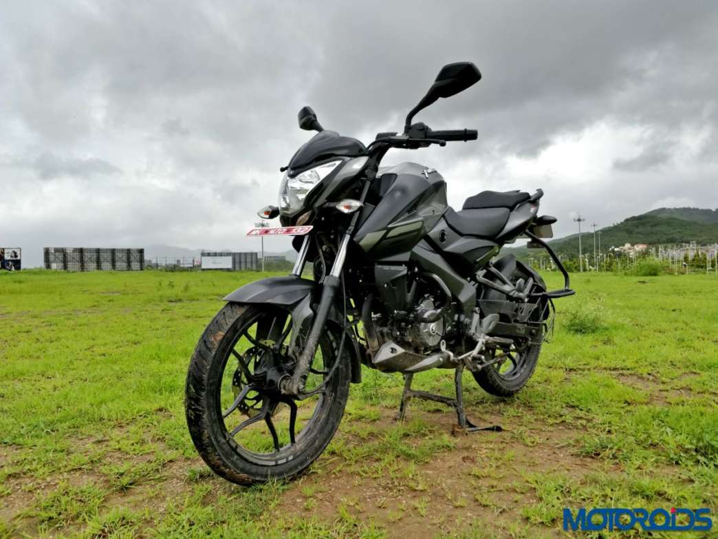 Bajaj Pulsar NS 160 First Ride Review: Creamy Surprise | Motoroids