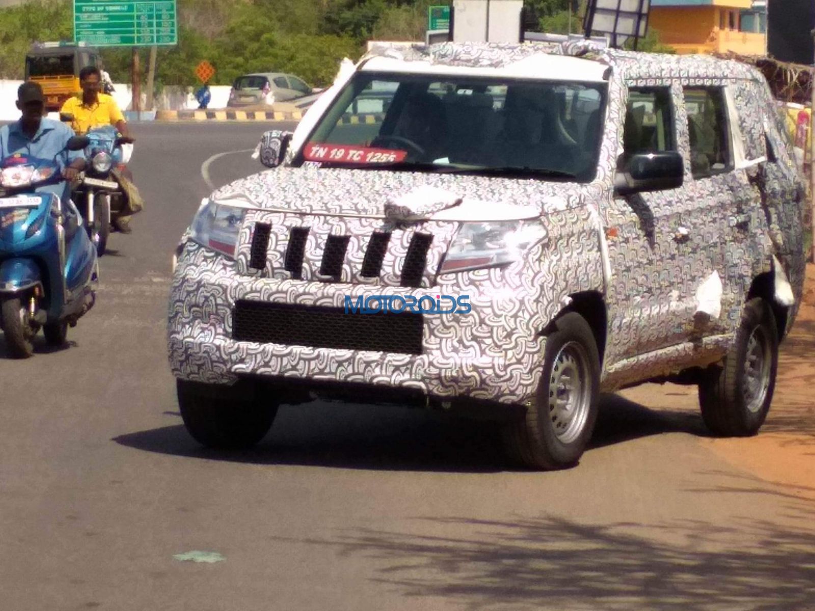 [Updated] Mahindra TUV300 LWB Likely To Be Christened As The TUV300 ...