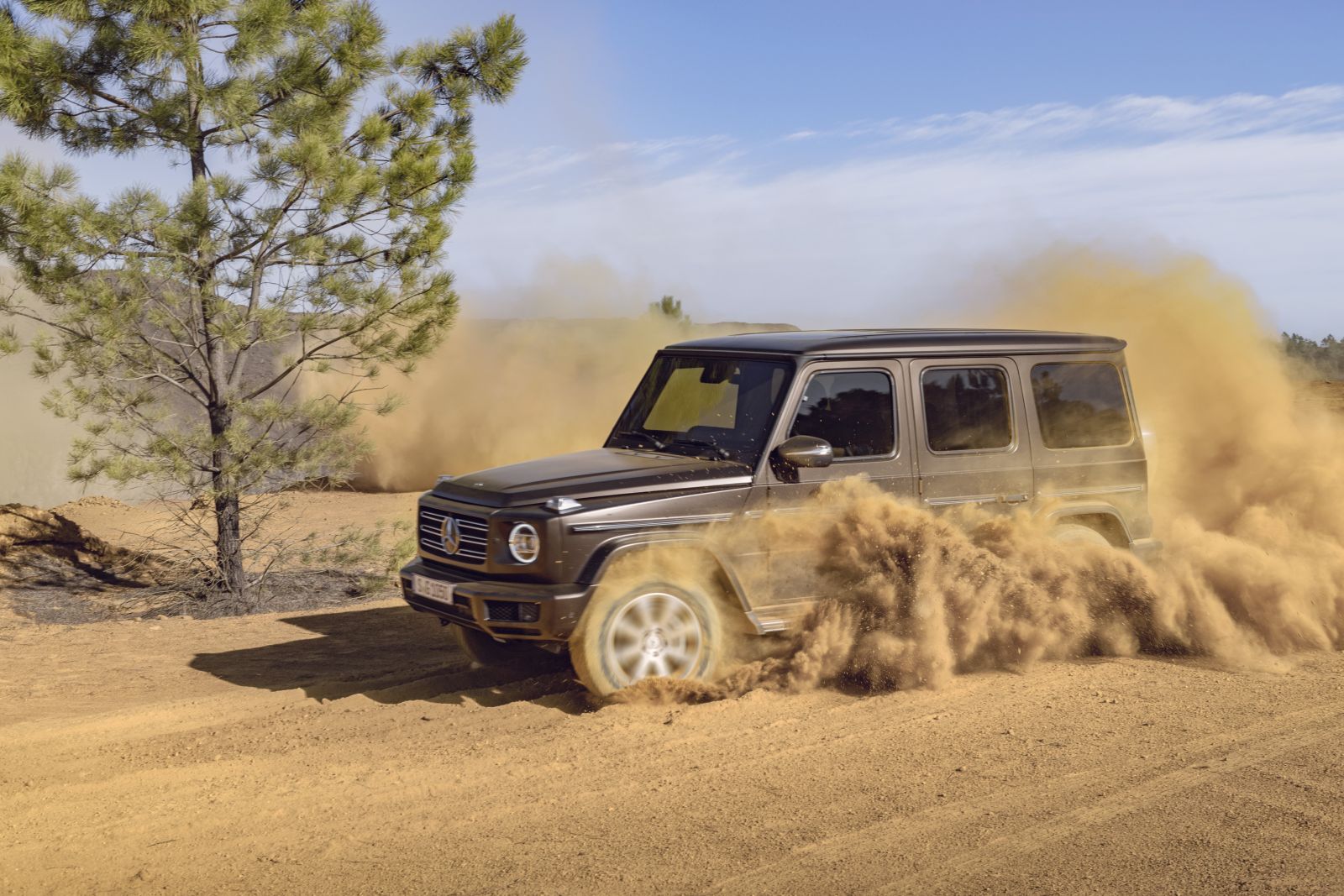 New 2018 Mercedes-Benz G-Class Unveiled : All Details, Features, Tech ...