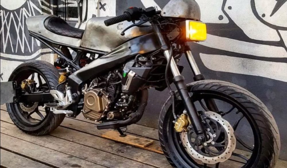 Modified Pulsar 200 NS Is Ready To Work Inside A Coal Mine | Motoroids