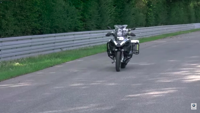VIDEO: The BMW Motorrad Autonomous Bike Will Leave You Befuddled ...