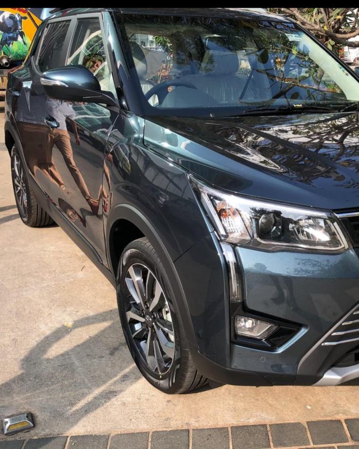 Mahindra XUV 300 Comes out to Play in the Open | Motoroids