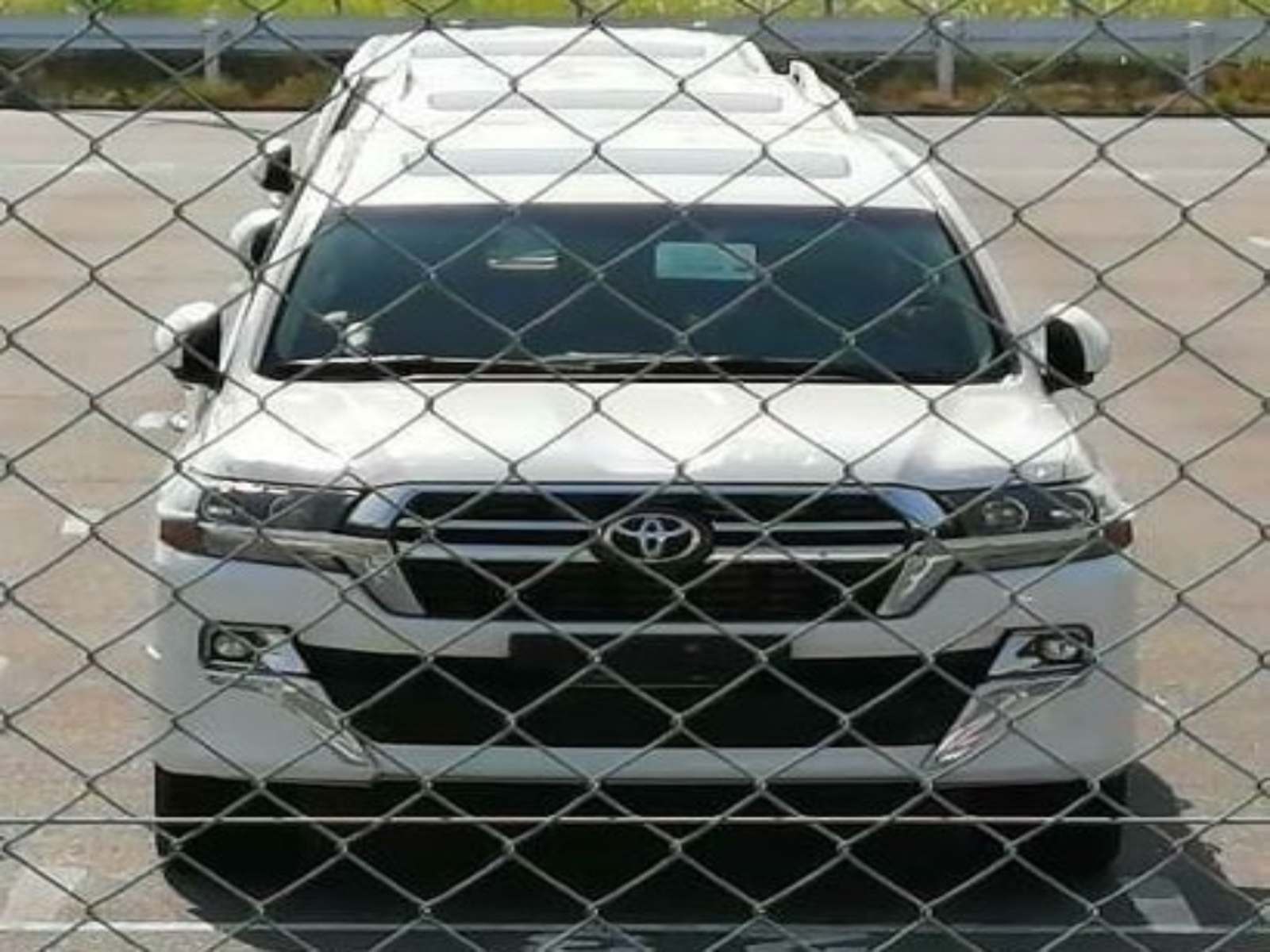 Toyota Land Cruiser 200 First Images Leaked, Gets A Mild Refreshed Look ...