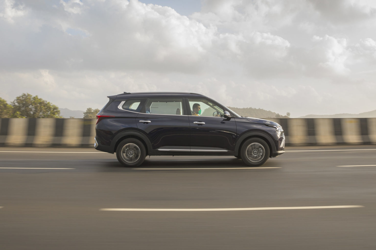 Kia Carens is a compelling family car option – here’s why! | Motoroids