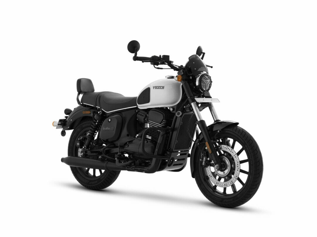 Yezdi Roadster Gets Two New Colourways | Motoroids