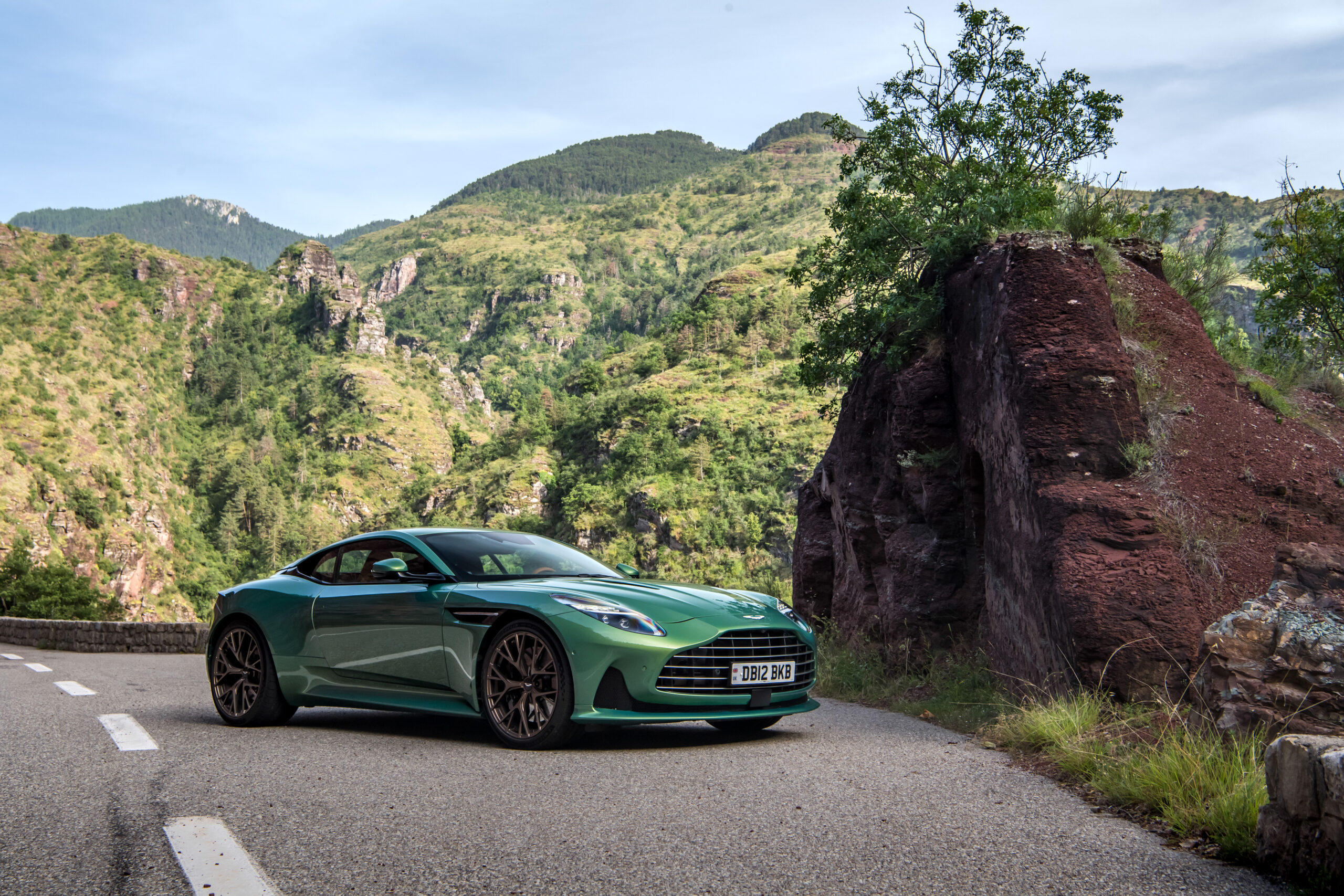 World’s First Super Tourer Aston Martin DB12 Comes to India | Motoroids