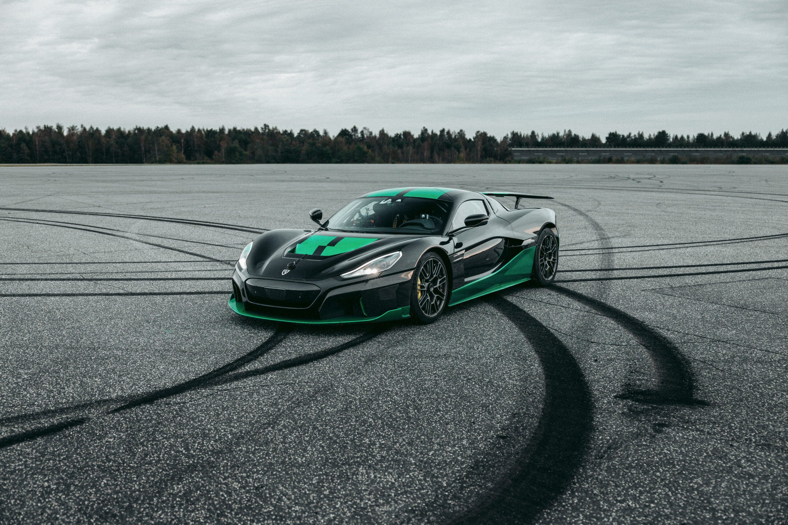 Record-Breaking Feat: Rimac Nevera Sets New Speed Record In Reverse ...